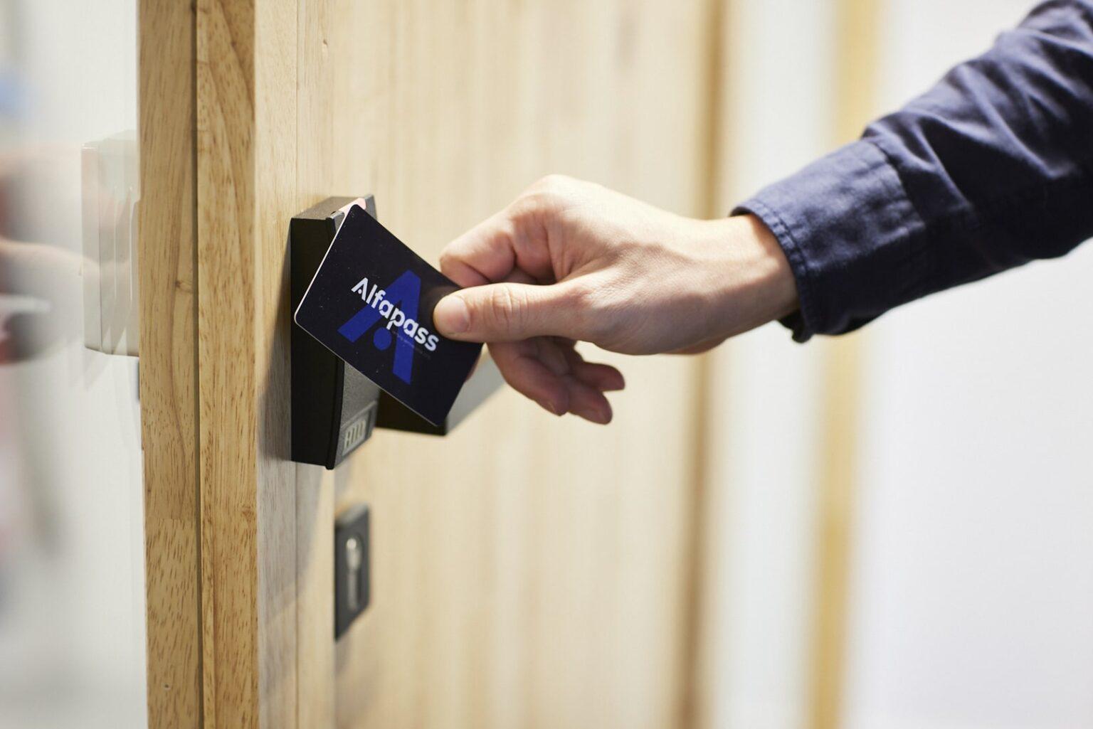 Fysieke en digitale authenticatie in 2021 - Alfapass